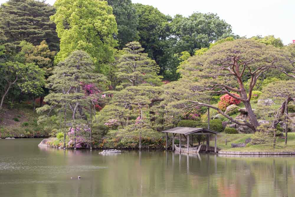 Rikugien Gardens: Traditional Landscaped Beauty | japanistry.com