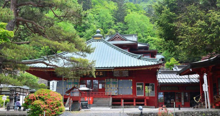 Akagi Shrine - japanistry.com